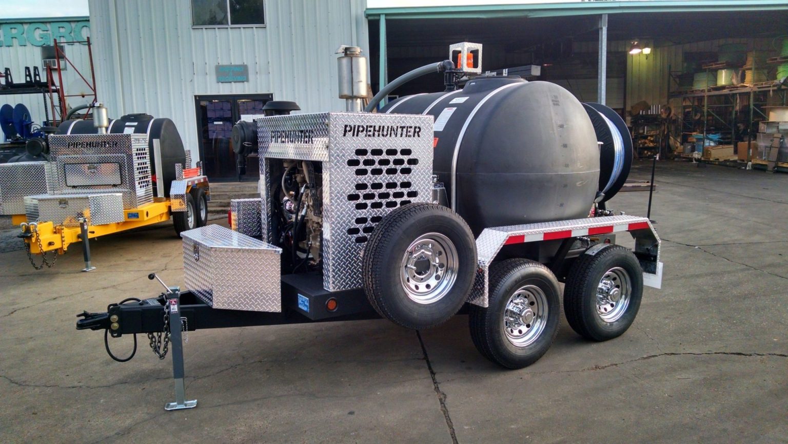 Pipehunter Sewer Cleaning Trucks - 24/7 Support | MTech