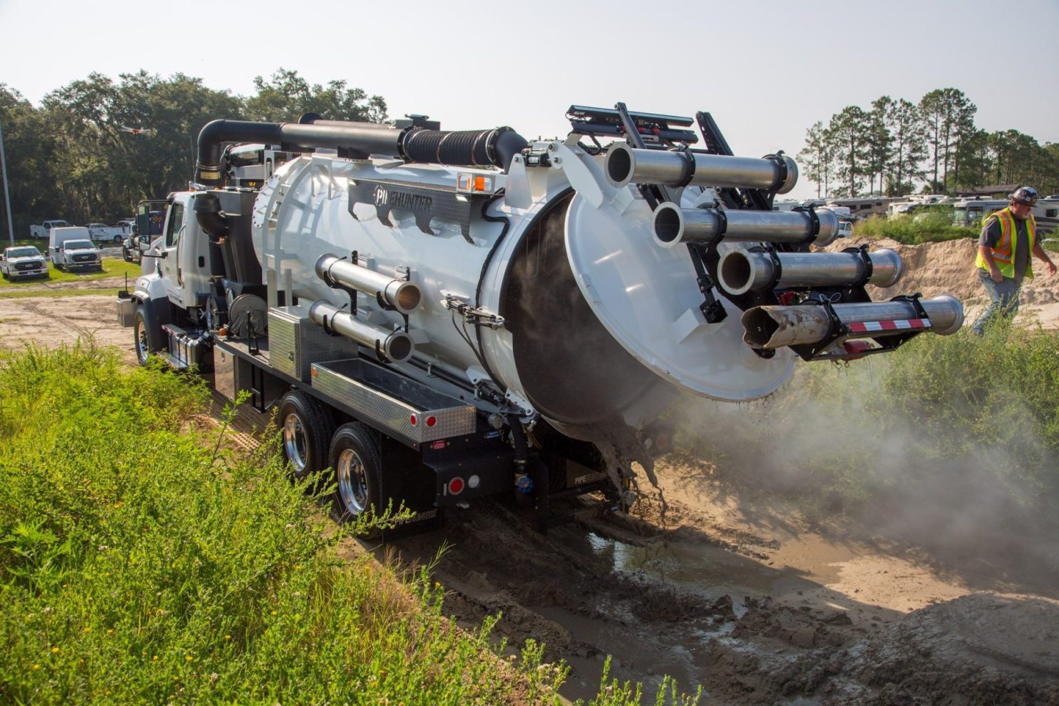 Pipehunter Sewer Cleaning Trucks - 24/7 Support | MTech