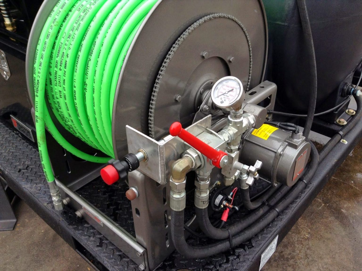 Pipehunter Sewer Cleaning Trucks - 24/7 Support | MTech